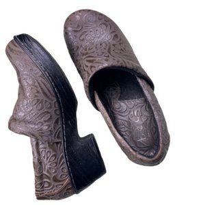 boc | Shoes | Boc Brown Embossed Leather Clogs Wood Heel Size 7 | Poshmark